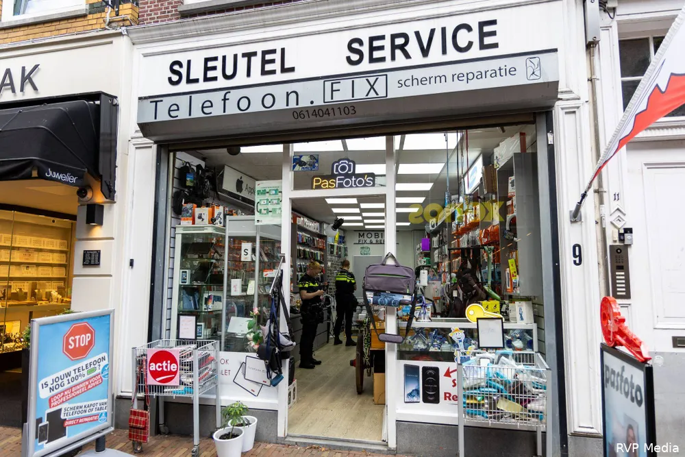 Diefstal bij telecomwinkel in Haarlem